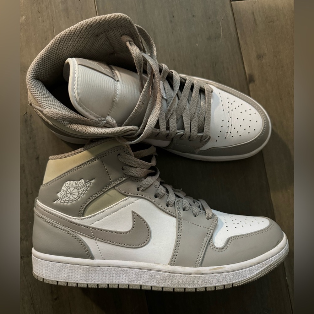 2021 Air Jordan 1 Mid ‘College Grey’ - Gem